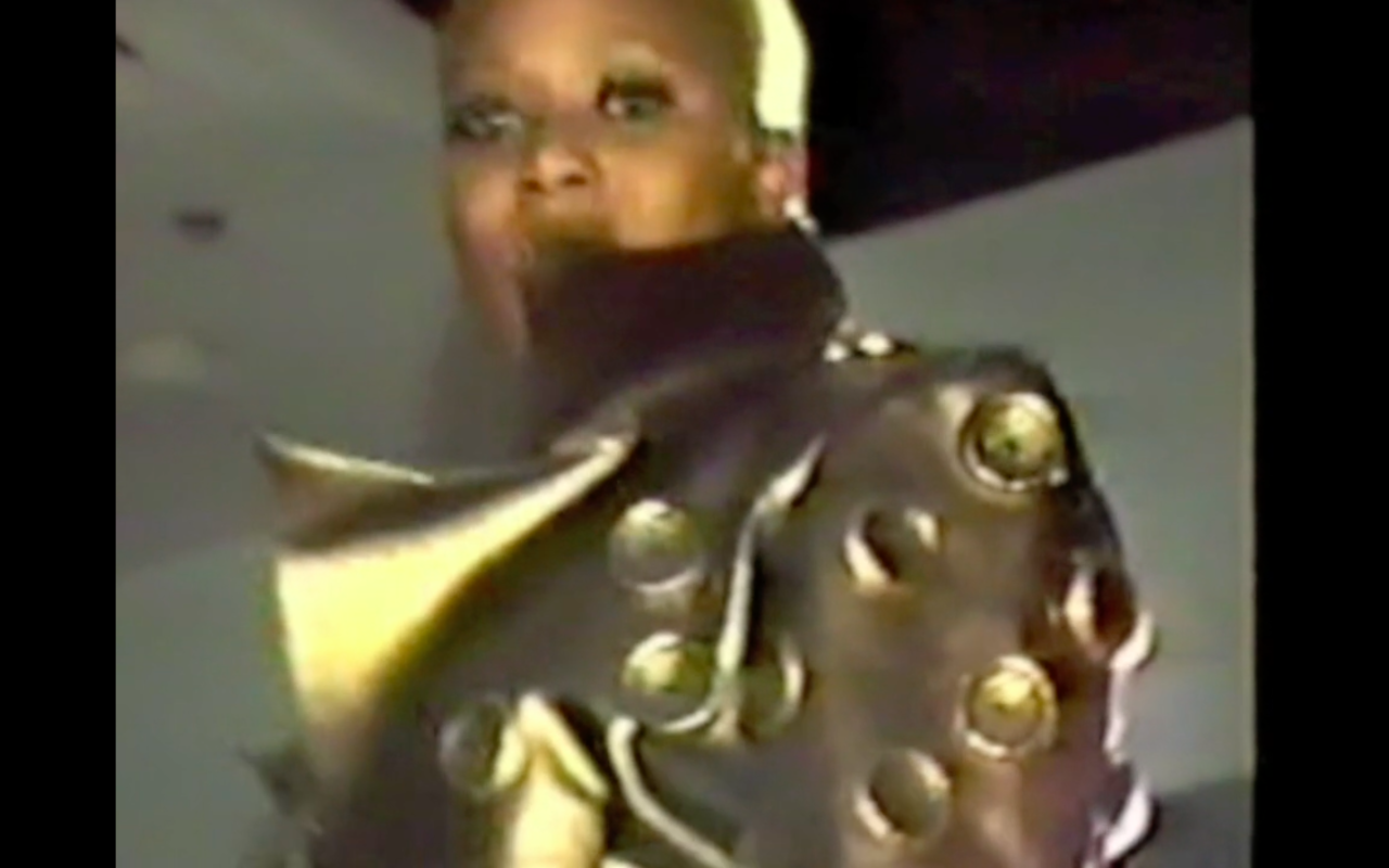 AKEEM SMITH QUEENS STREET – Heidi